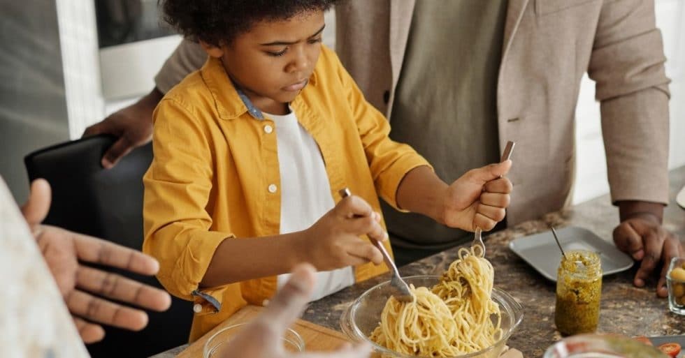Parental Feeding Styles and Influence on Child Eating Behavior • WLN